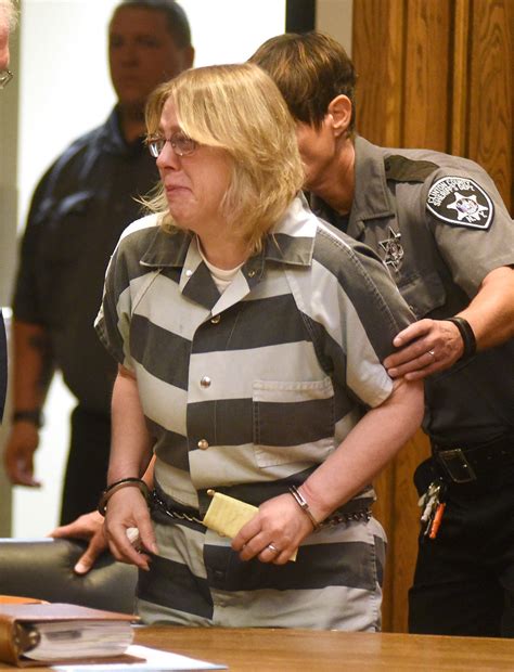 Prison Worker Who Helped 2 Killers Escape Gets Up To 7 Years