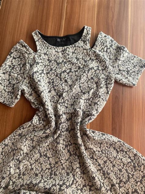 Сукня — ціна 150 грн у каталозі Короткі сукні Купити жіночі речі за доступною ціною на Шафі