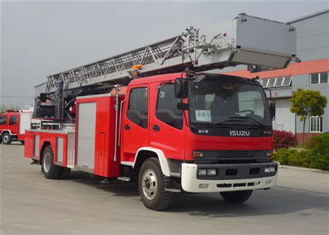 30 Meters Height Six Seats Japanese Chassis 4x2 Drive Aerial Ladder