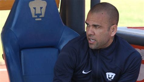 La Jueza Procesa Por Agresión Sexual A Dani Alves Y Le Impone Una