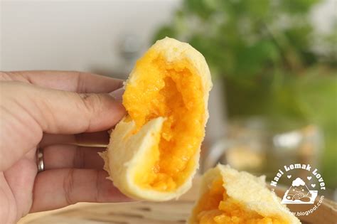 Nasi Lemak Lover Liu Sha Bao Salted Egg Yolk Custard Bun 黃金流沙包