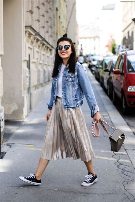 Comment porter la jupe plissée pour être la plus stylée