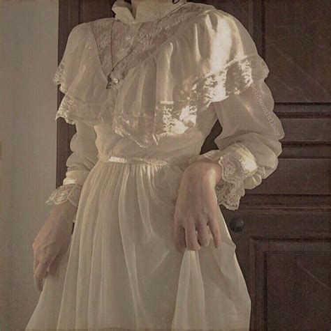 Pin by Драгомира on Одежда в готике | Vintage dresses, Pretty dresses ...