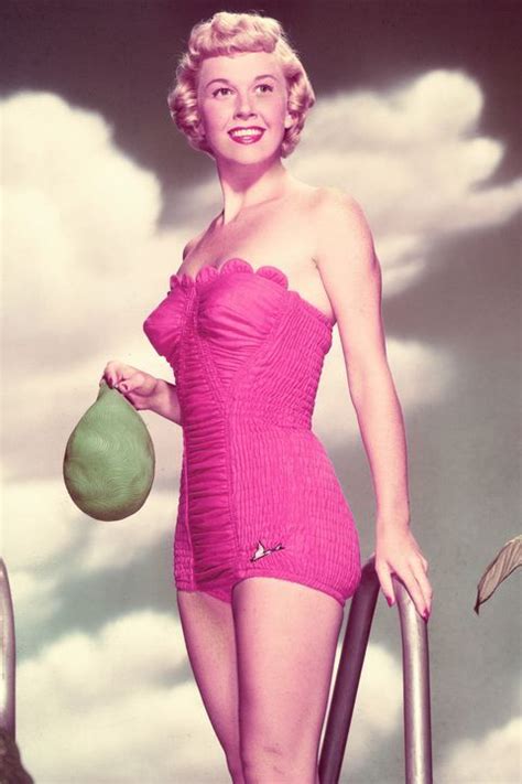 A Look Back At Doris Days Life And Legacy In Photos Sixties Fashion