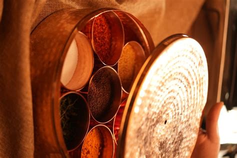 Round Polished Antique Brass Boxes For Personal Use Size