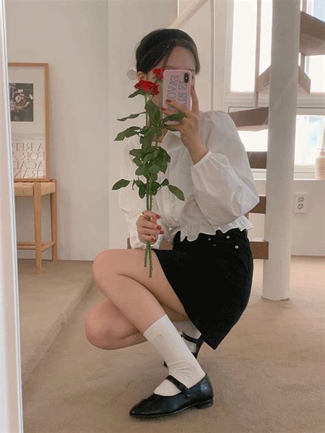 [브라운 당일출고]리웨이 가을 크롭 카라 프릴 퍼프 블라우스 4color 에이블리