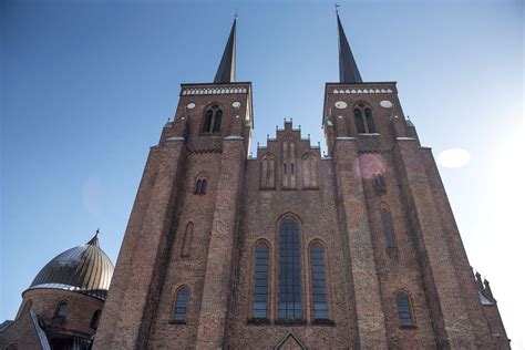 Deres Datter Døde På Sin Jordomrejse Nu Roser De Deres Hjemby Tv 2