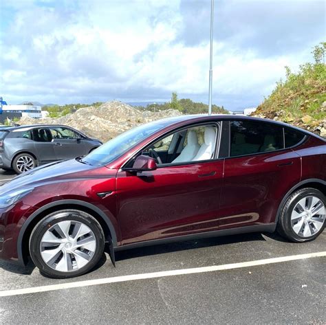 New Cherry Red Model Y White Interior Rteslamodely