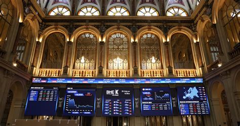 El Ibex 35 Cae Casi Un 1 A Media Sesión Y Pierde Los 9 400 Puntos Tras
