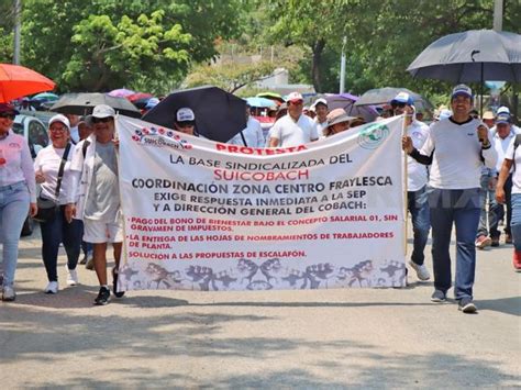 Protestan Trabajadores Del Colegio De Bachilleres