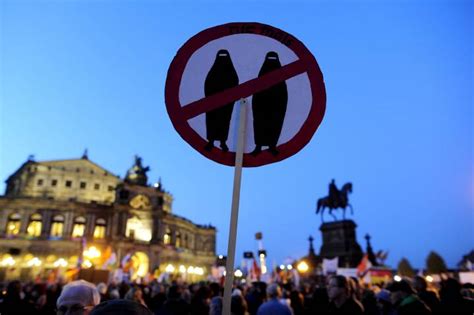 Tysk Politi Frygter Racistisk Vold Mod Asylcentre Udland Dr