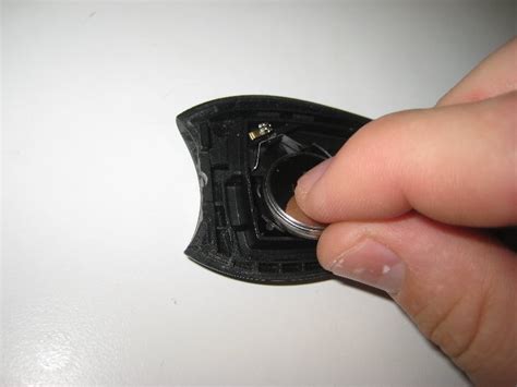 2008 2014 Dodge Grand Caravan Key Fob Battery Replacement Guide 013