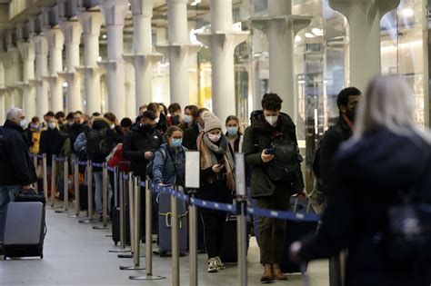Restricciones por covid crecen en el mundo aumenta presión sobre no vacunados