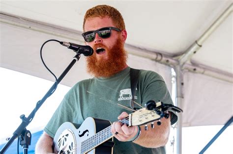 Oliver Anthony Debuts on Hot 100 With 'Rich Men North of Richmond'