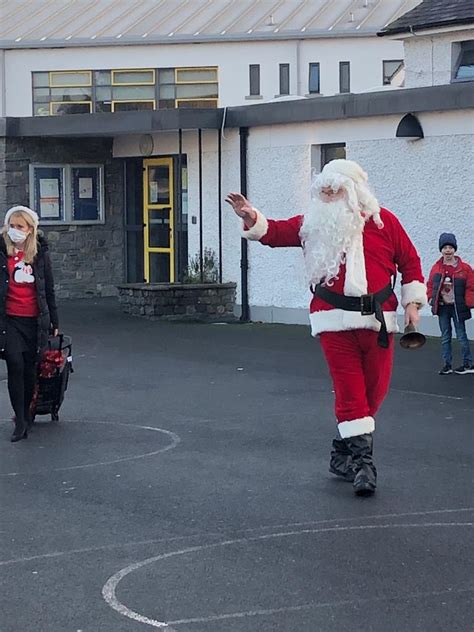 Santas Visit To Scoil Chóca Naofa Scoil Chóca Naofa