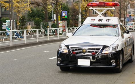 駐車場で隣の車にドアをぶつけてしまった場合の対処法 車の大辞典cacaca