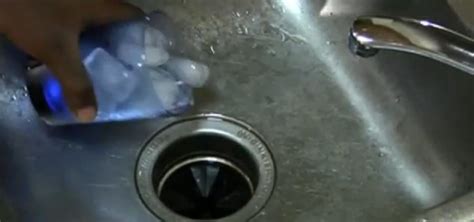How To Safely Clean A Garbage Disposal Home Appliances Wonderhowto