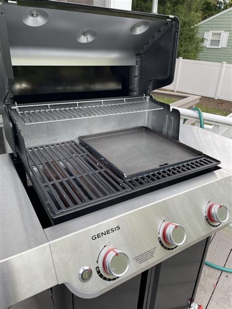 Weber 3 Burner Propane Gas Genesis E 315 Grill 39 000 Btu At Tractor Supply Co