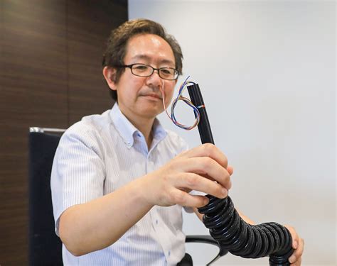 産業用ロボット・半導体製造ラインに不可欠 「長寿命・小ロット・短納期」を実現したメカトロチューブ（ロボットケーブル内蔵チューブ） 潤工社
