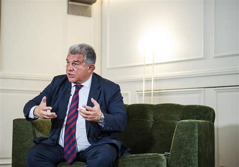 Fc Barcelona Fichajes Cumbre De Deco Con El Entorno De Jorthy Mokio