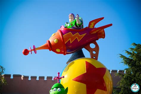 Galerie Disney Stars On Parade Hello Disneyland