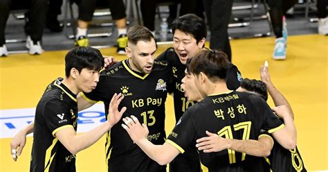 비예나 26득점 Kb 무적함대 현대캐피탈 17연승 저지