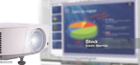 비즈니스 회의의 Lcd 비디오 프로젝터 또는 복사 공간이 있는 사무실 배경의 강의 0명에 대한 스톡 사진 및 기타 이미지 0명 교실 교육 Istock