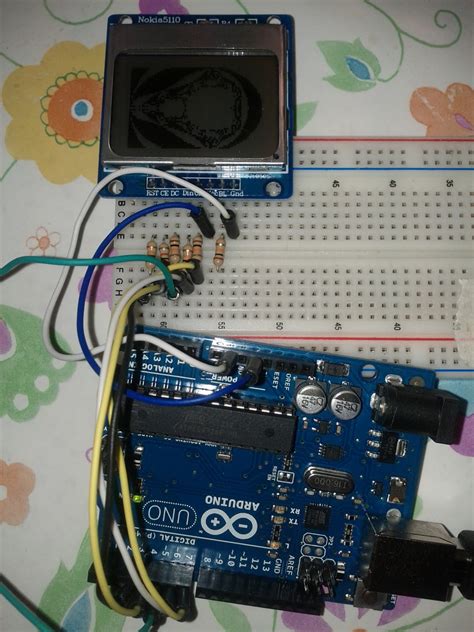 DHOB IU5SGN Arduino Uno Display Nokia 5110 Mandelbrot 48x84