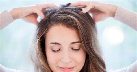 The Health And Beauty Benefits Of A Scalp Massage Huffpost Life