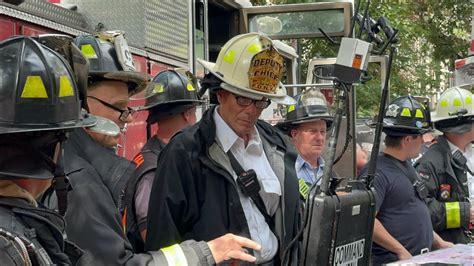 Fdny Brooklyn 2nd Alarm Box 0966 Fire Top Floor Of A Brownstone Youtube
