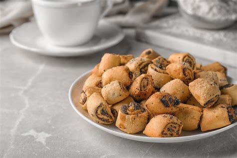 Cookies Doces Saborosos Com Sementes De Papoila Foto De Stock Imagem