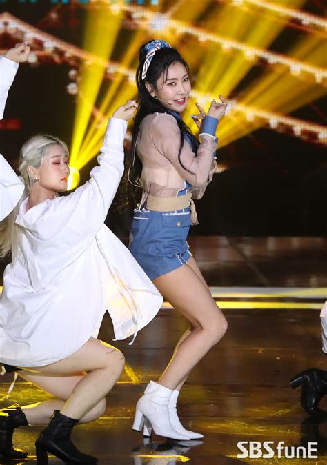 E포토 허찬미 15년 만에 솔로 데뷔