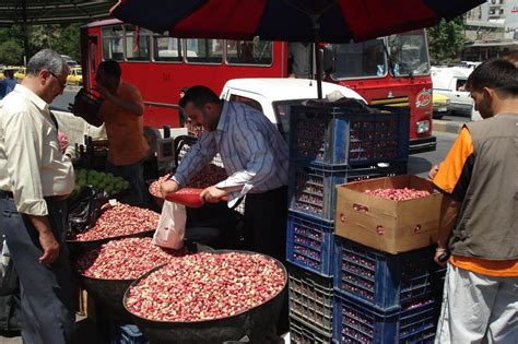 الفستق الحلبي في مهب الألغام ونزيف التهريب إلى تركيا اندبندنت عربية