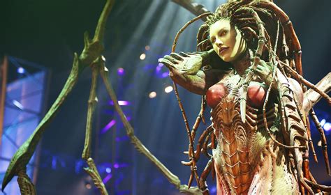 Sarah Kerrigan Queen Of Blades Cosplay Abril Sarah Kerrigan