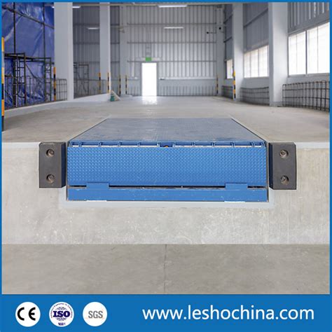 Loading Hydraulic Dock Leveler Loading Adjustable For Loading And Unloading Use Dock Leveler