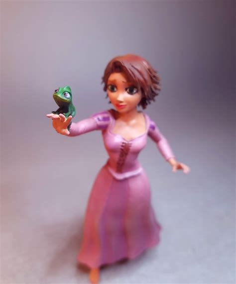 Short Hair Rapunzel With Pascal 3d Print R Tangled