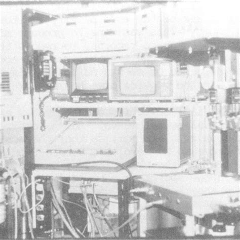 modified anesthesia machine with mass spectrometer display computer