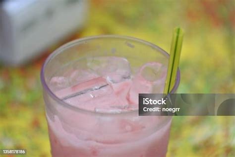 Minuman Minuman Nonalkohol Beralkohol Minuman Koktail Segar Dengan Es Buah Dan Dekorasi Herbal