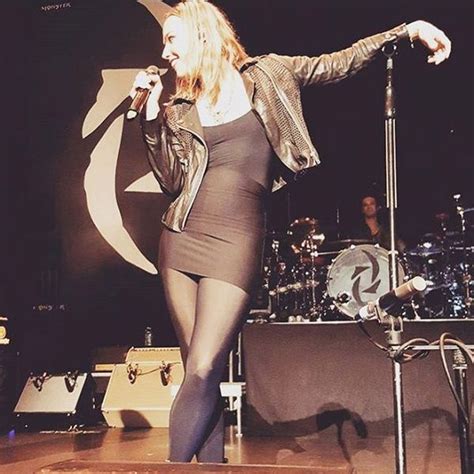 Pin By Rui On Lzzy Hale Lzzy Hale Hale Halestorm