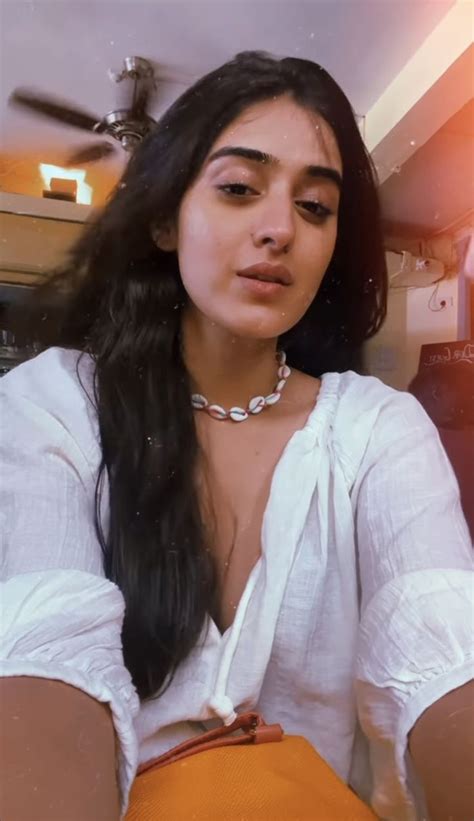 Pin Auf Sakshi Vaidya