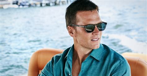 Danske Christopher Cloos Og Tom Brady Lancerer Mega Lækre Briller Og Solbriller