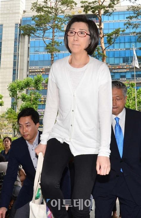 포토 남부지검 출석하는 최은영 회장 이투데이