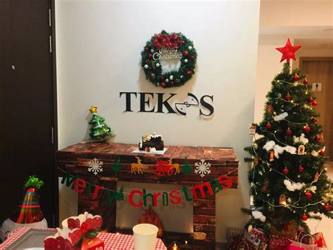 Christmas Day At Tekos