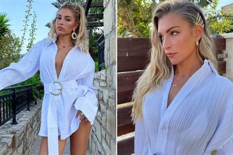 Love Islands Zara Mcdermott Goes Makeup Free In Bikini Snap Daily Star