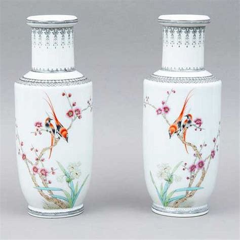 Par De Jarrones China Siglo Xx Elaborados En Porcelana Blanca Decorado
