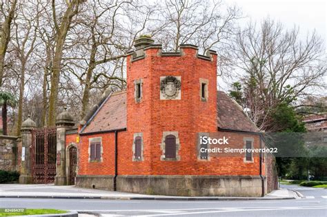 아키텍처와 산 세 바스 챤 바스크 사람 국가 스페인의 자연 0명에 대한 스톡 사진 및 기타 이미지 0명 강 건축 Istock