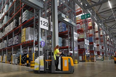 Inside Lidls Vast New Luton Distribution Centre Analysis Features
