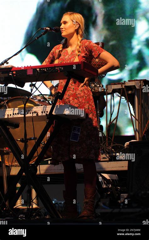 Nora Kirkpatrick Edward Sharpe And The Magnetic Zeros