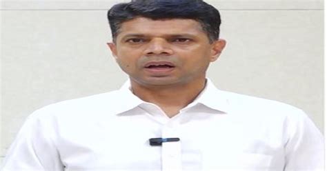 Kartik Pandian Withdraws From Active Politics