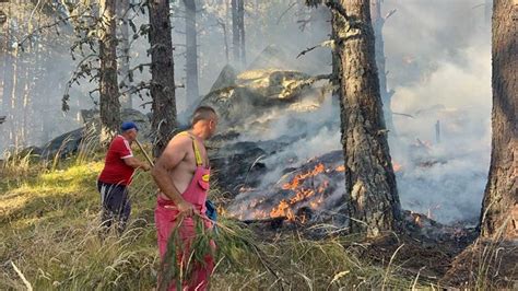 70 души гасят огъня в Национален парк Рила